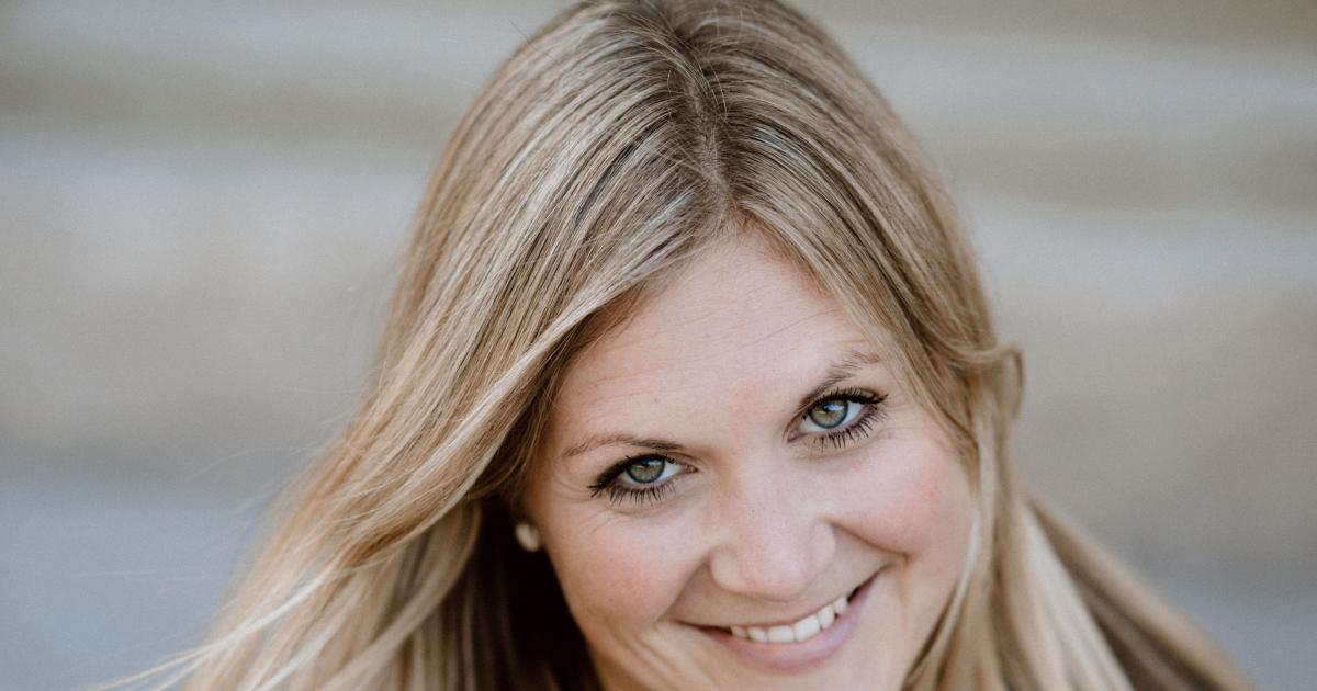 27.02. Doppellesung mit Julia Hanel und Kristina Moninger / Lilly Lucas ...